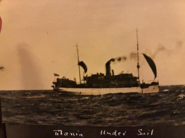 titania under sail | Gwulo